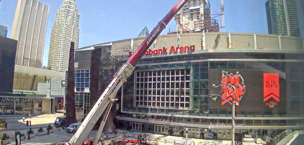 Installing Scotiabank Arena’s giant outdoor videoboard | Stadia Magazine